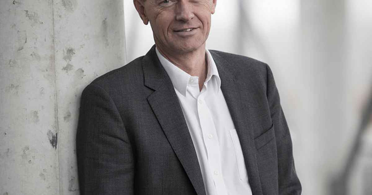 Dr Fred Brouwer, professor of Spectroscopy and Photonic Materials ...