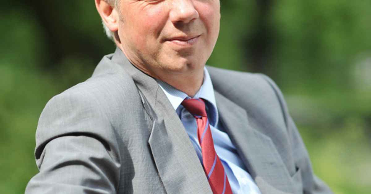 Mr R. J. van der Veen - Universiteit van Amsterdam