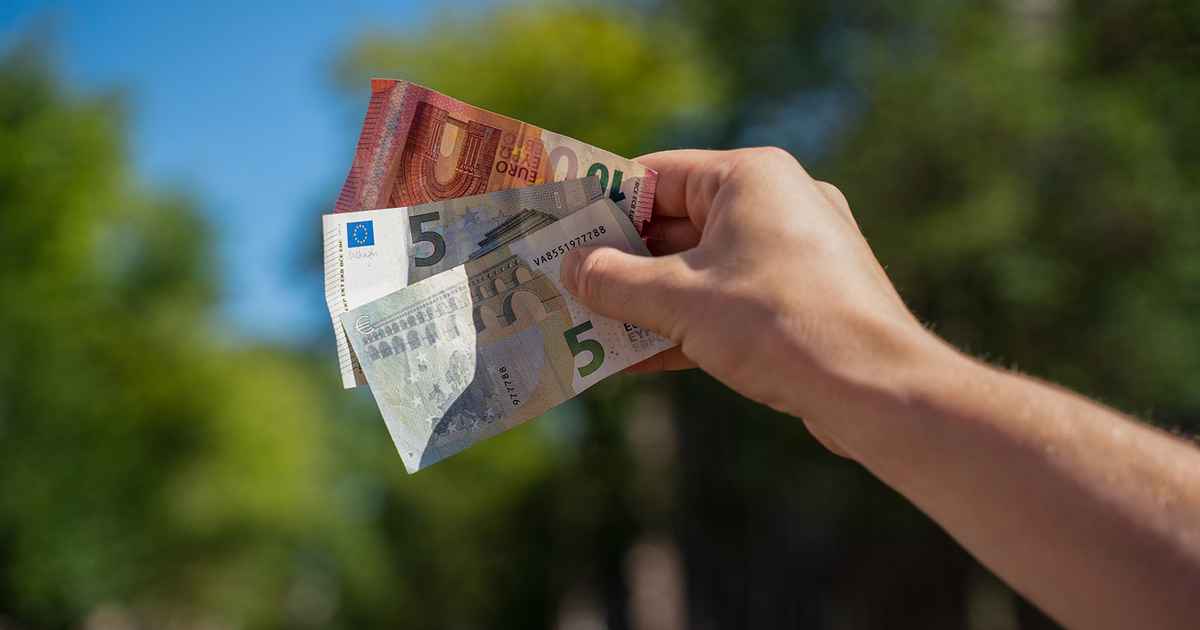 Video | Zijn rijke mensen echt asocialer in het verkeer? - Universiteit ...