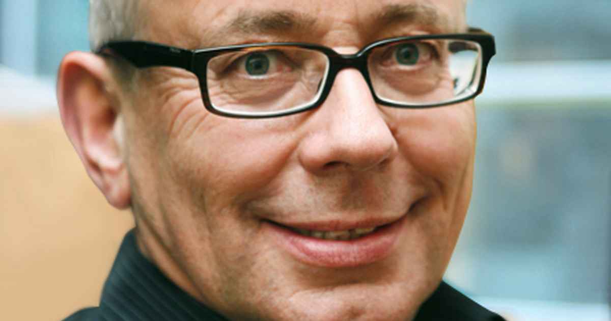 UvA awards honorary doctorate to biochemist and microbiologist Jan ...