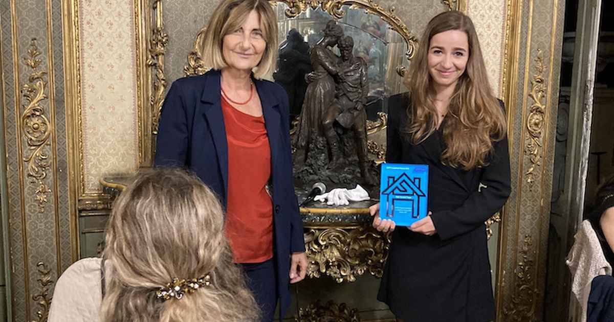 ABS PhD Yasmine van der Straten wins best paper award 2023 - University ...